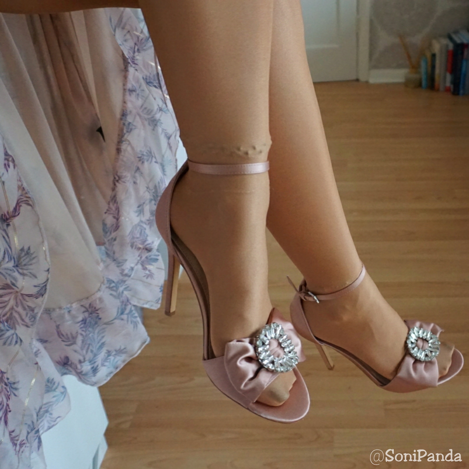 Wolford Neon 40 Tights (Beige Gobi) - By Soni Panda x